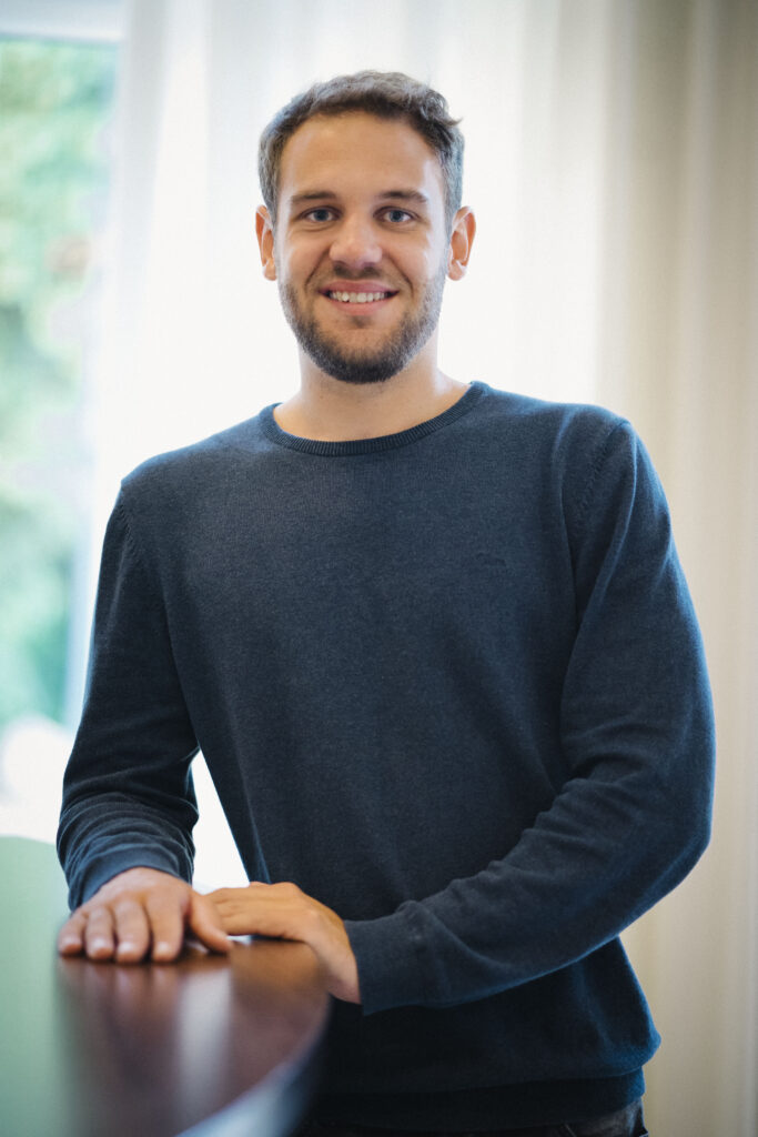 Dominik - Dennis Herbert